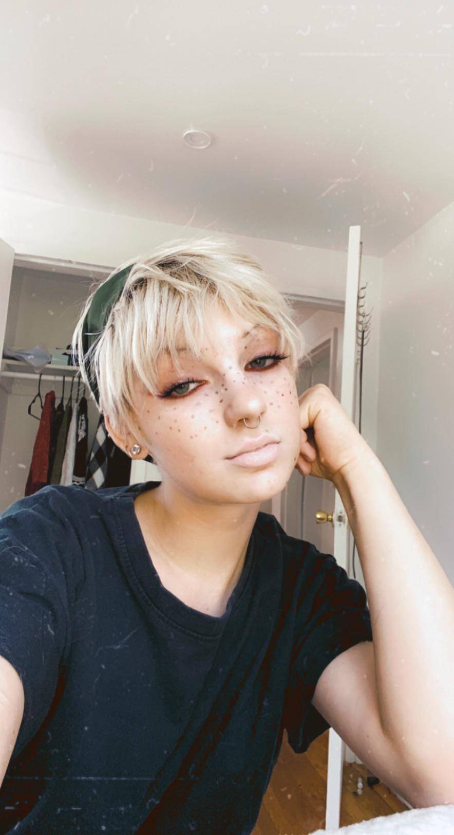 All hail😇 | Scrolller