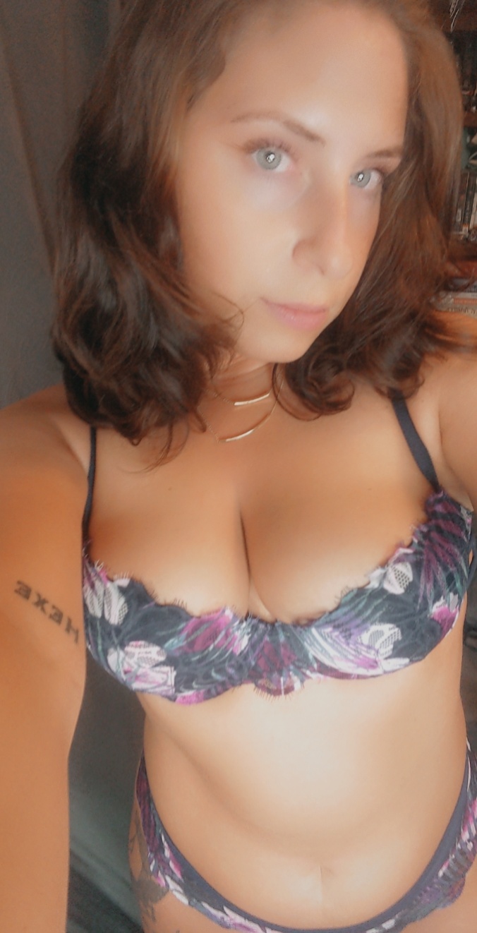 I'm a 32 DD | Scrolller