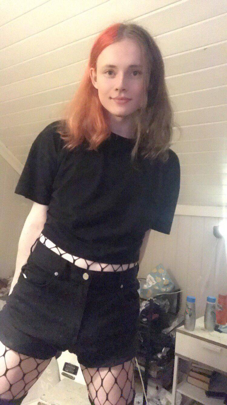 Almost forgot its femboy friday! 😯 have a great weekend people!🥰 | Scrolller