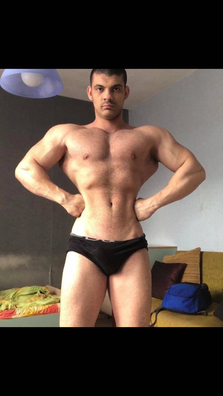 Alpha pose | Scrolller