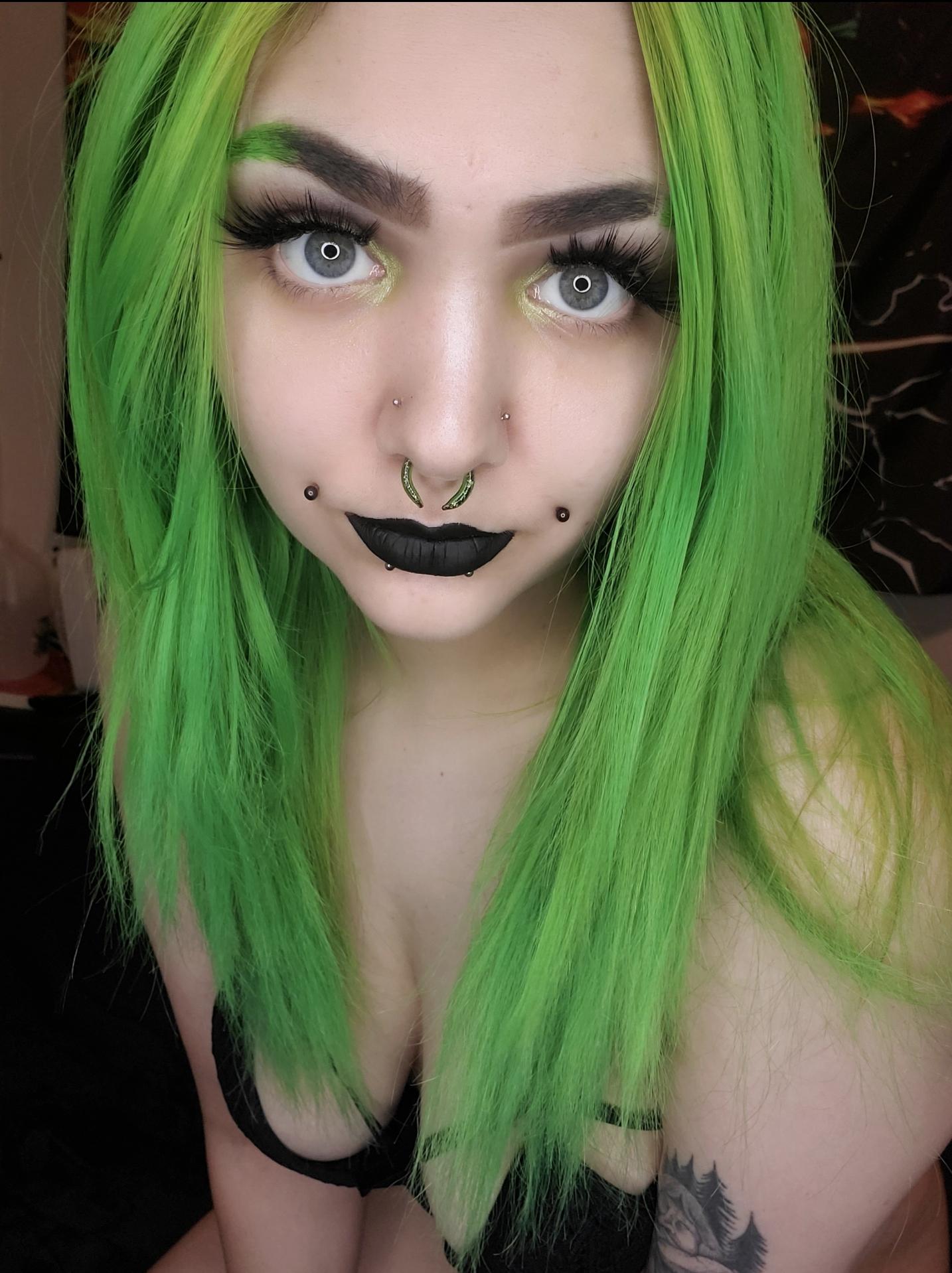 Always black lipstick | Scrolller