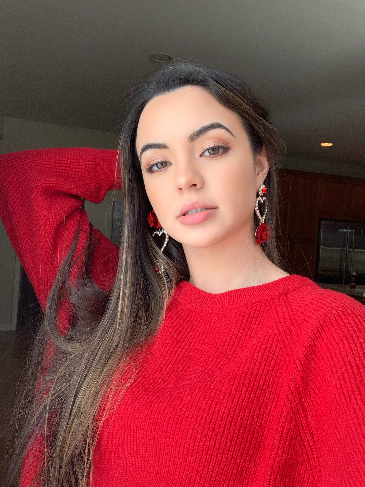 Always looks stunning in red | Scrolller