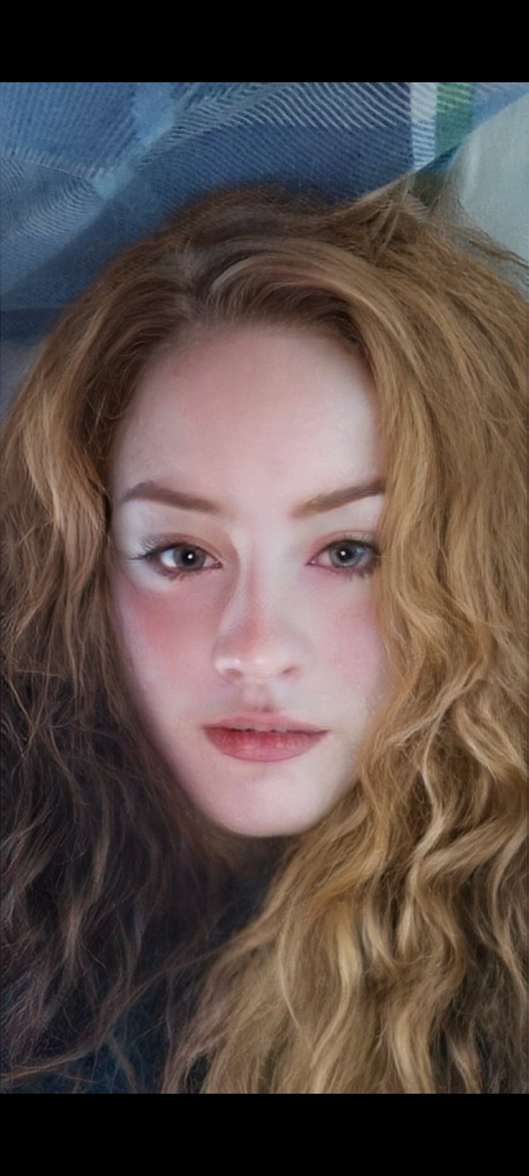 Am I a pretty girl? | Scrolller