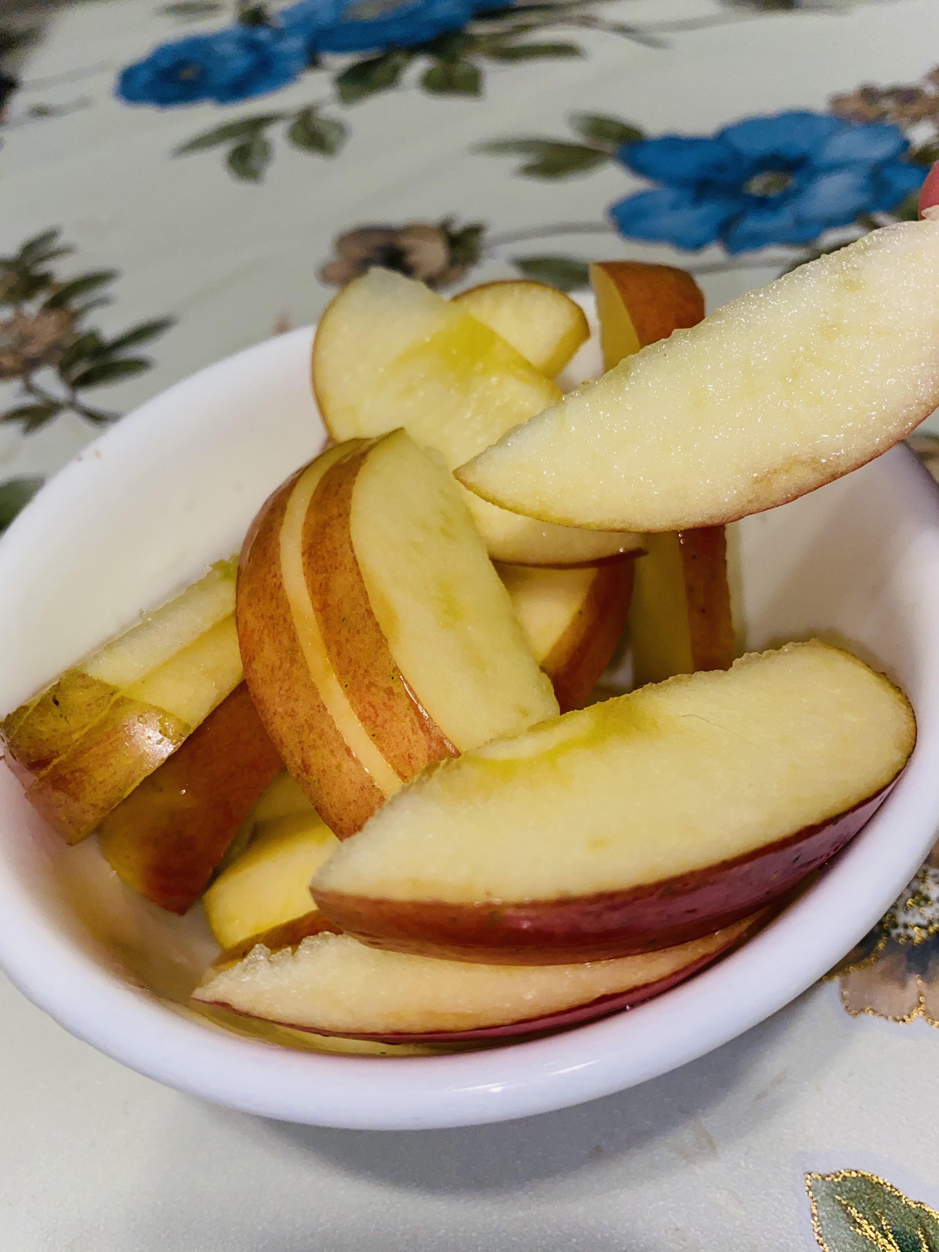 Am I crazy or do apples taste better sliced?? | Scrolller