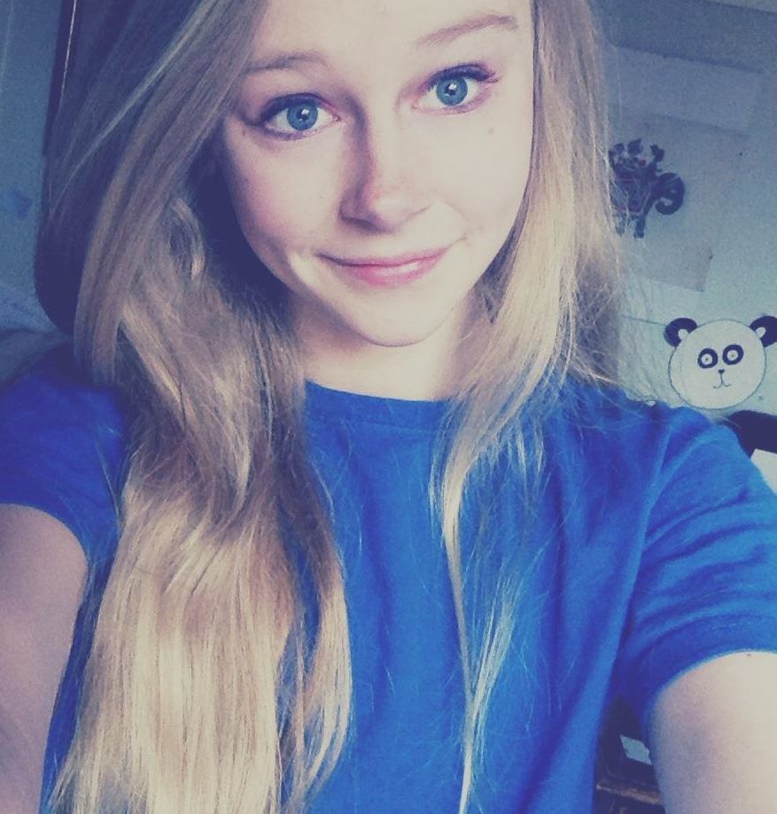 H-hi there | Scrolller