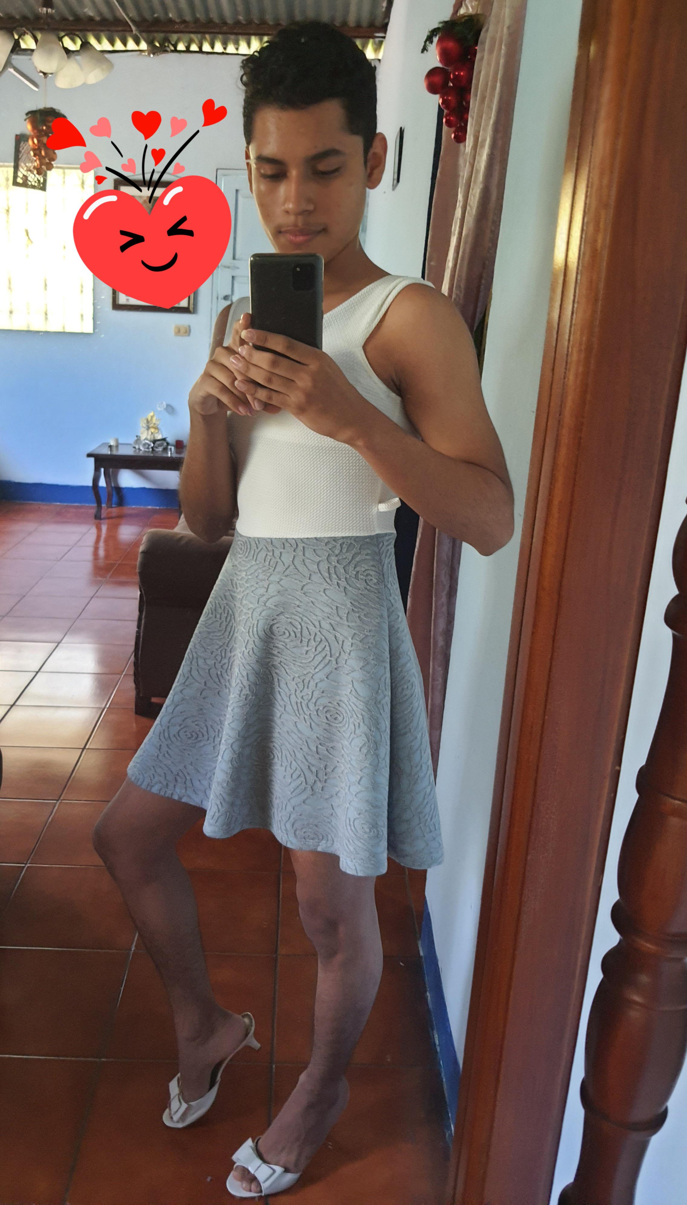 Am I cute? 🥺 | Scrolller