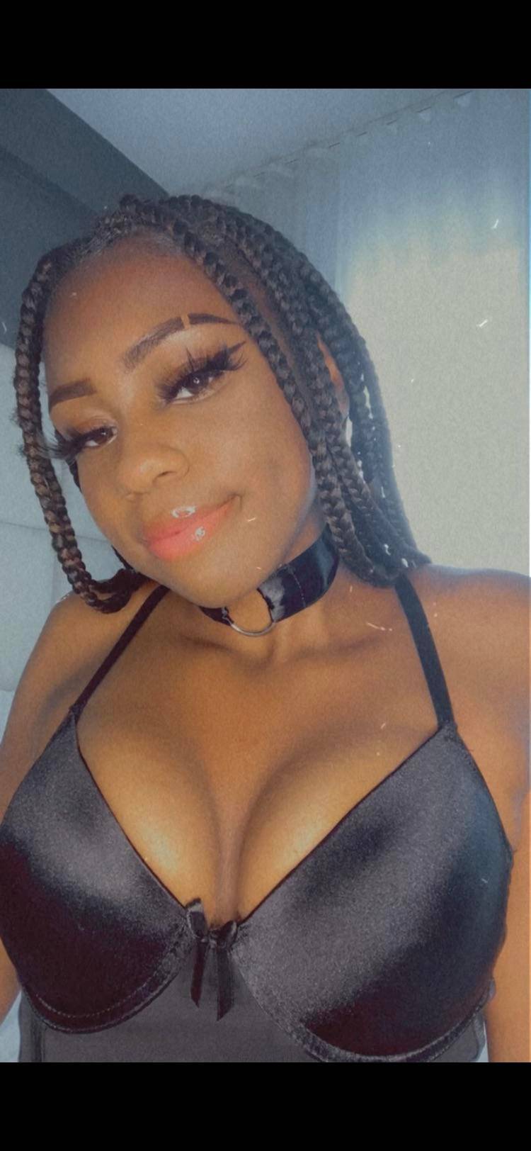 Am I cute enough to be your gf? | Scrolller