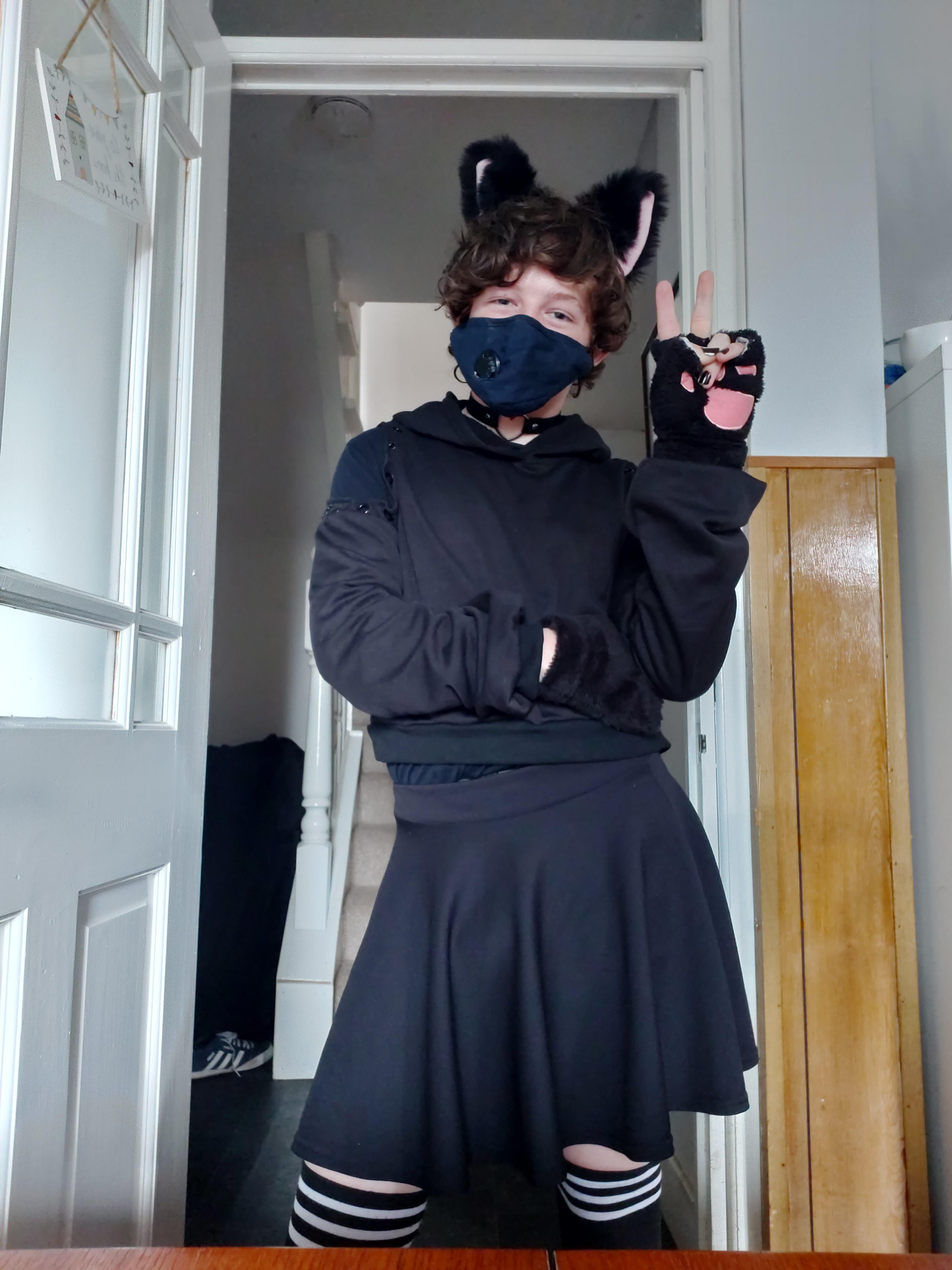 Am I cute enough to post here? :3 | Scrolller