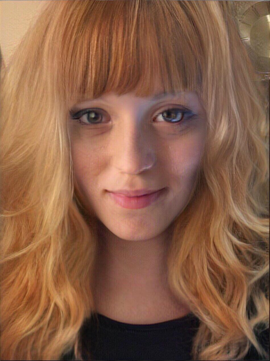 Am I? F 31 | Scrolller