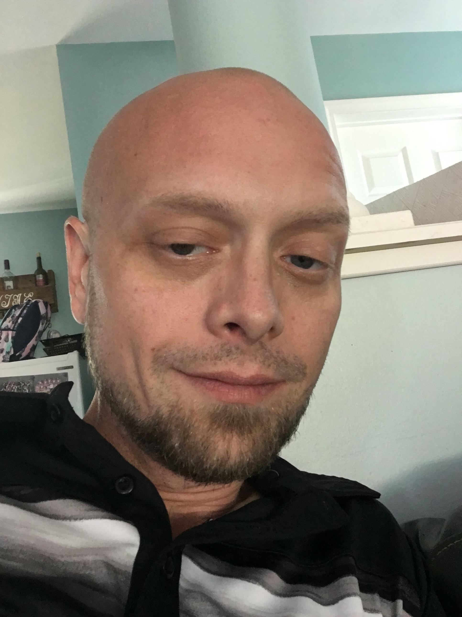 Am I good looking? | Scrolller