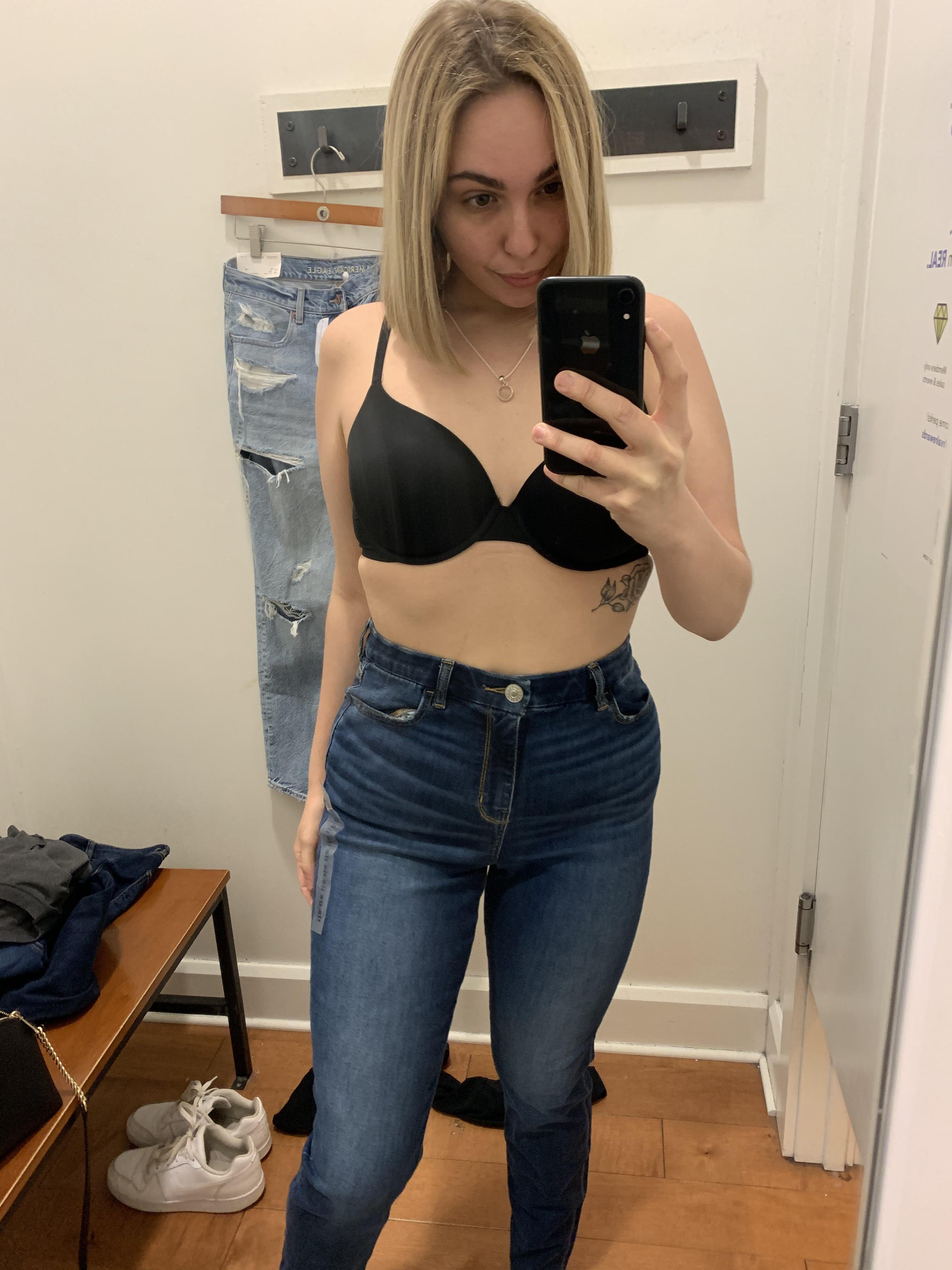 Am I hot? In the dressing room... lol. 19F | Scrolller