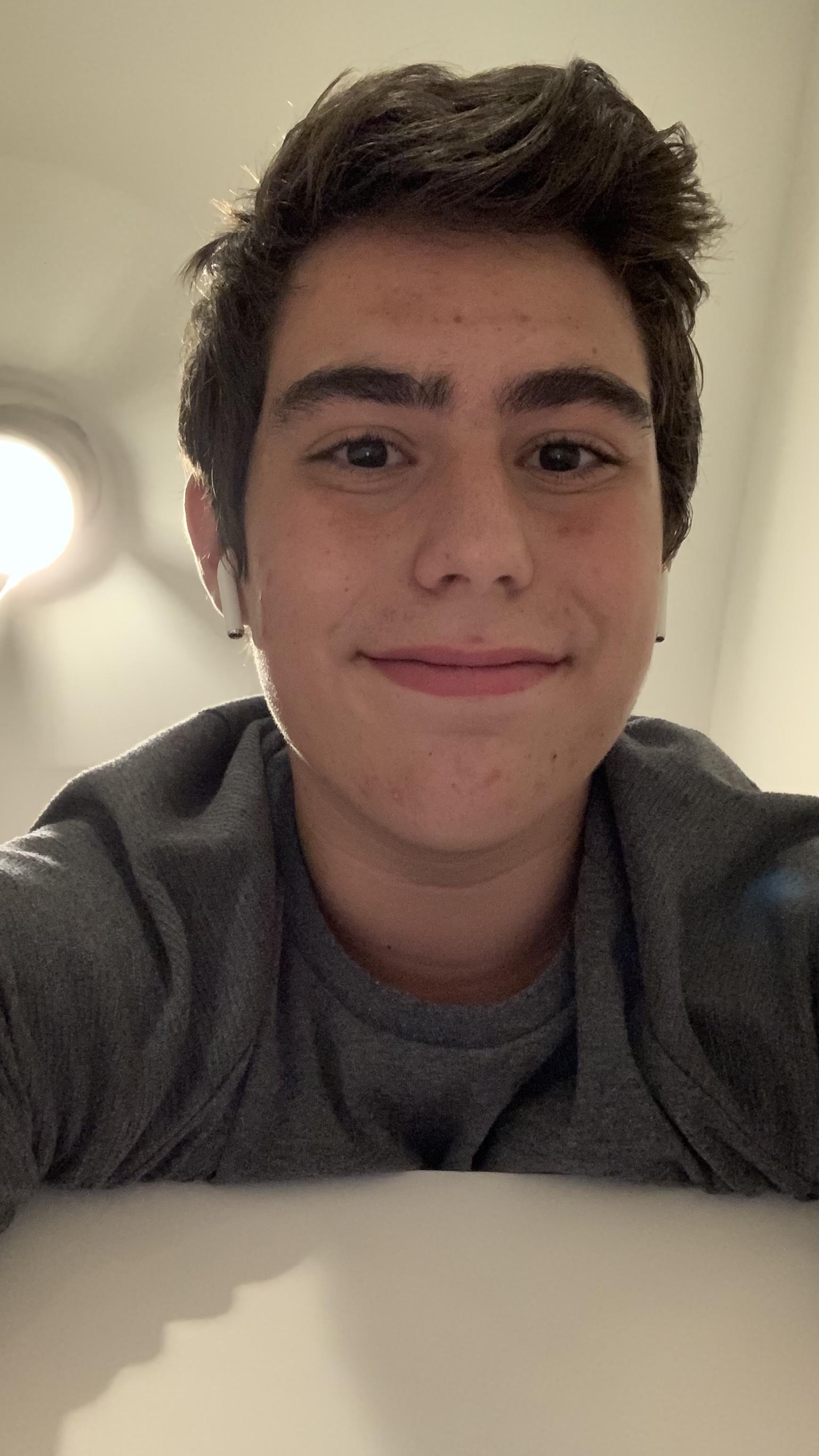 Am I somewhat good looking? | Scrolller