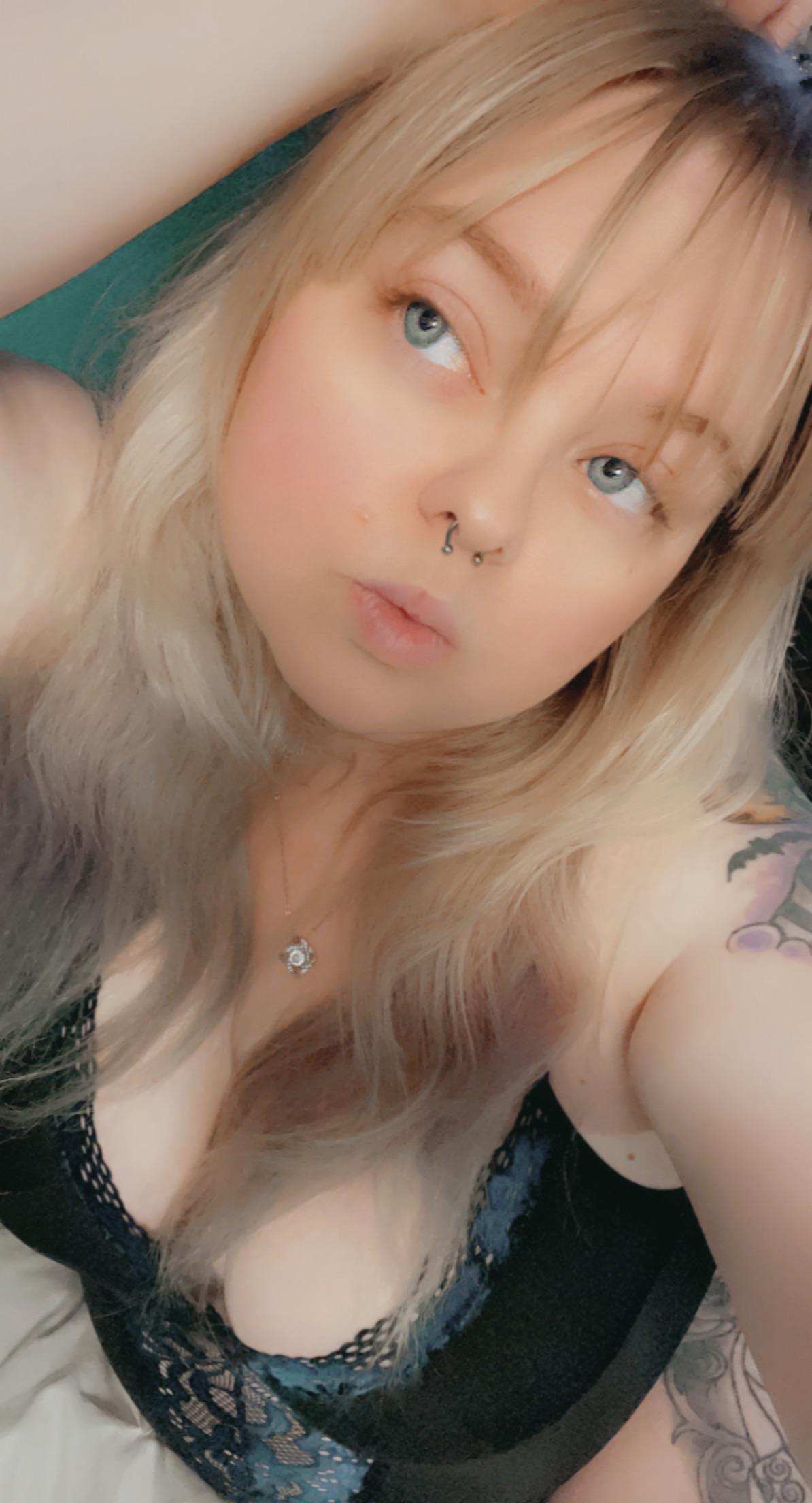 Am I your fantasy? | Scrolller