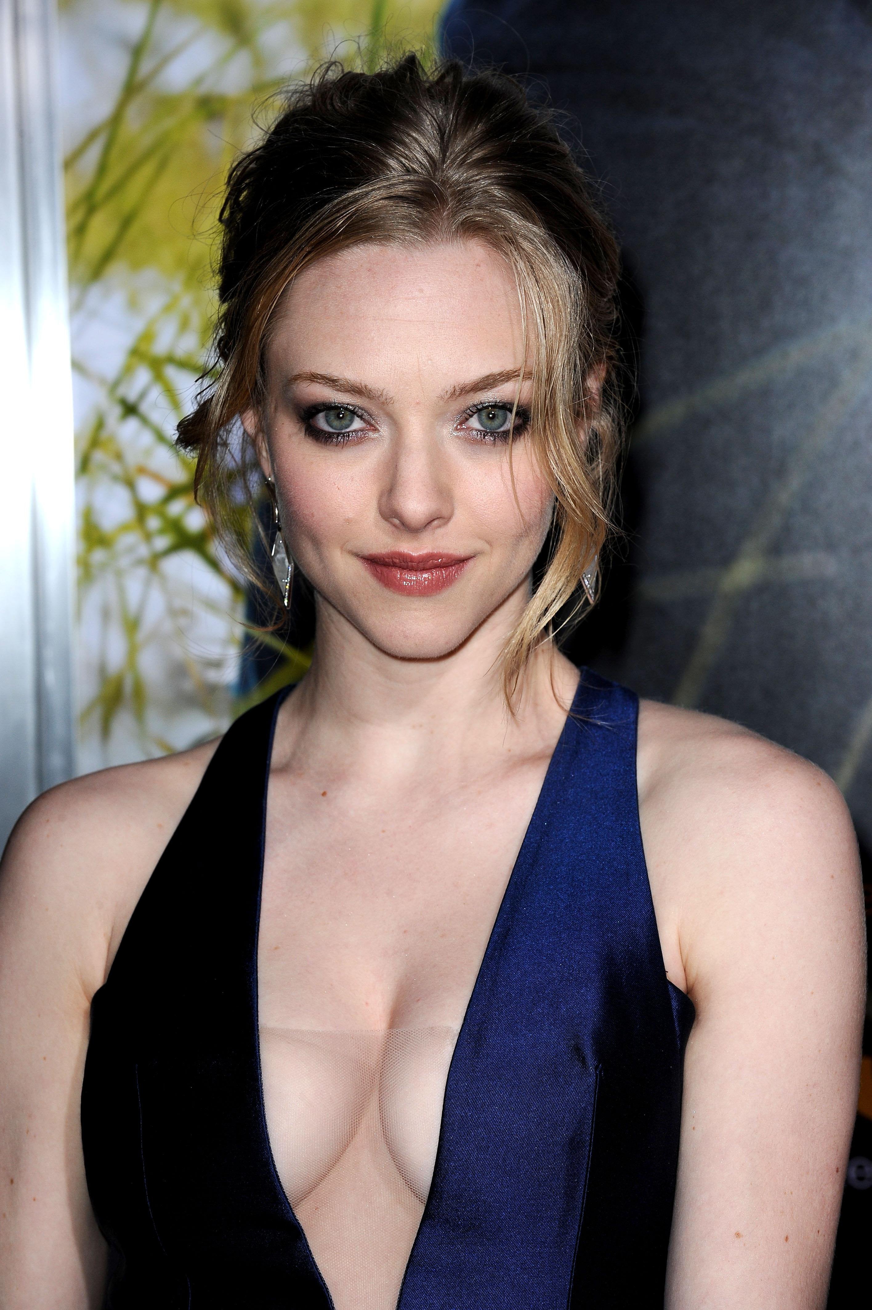 Amanda Seyfried | Scrolller