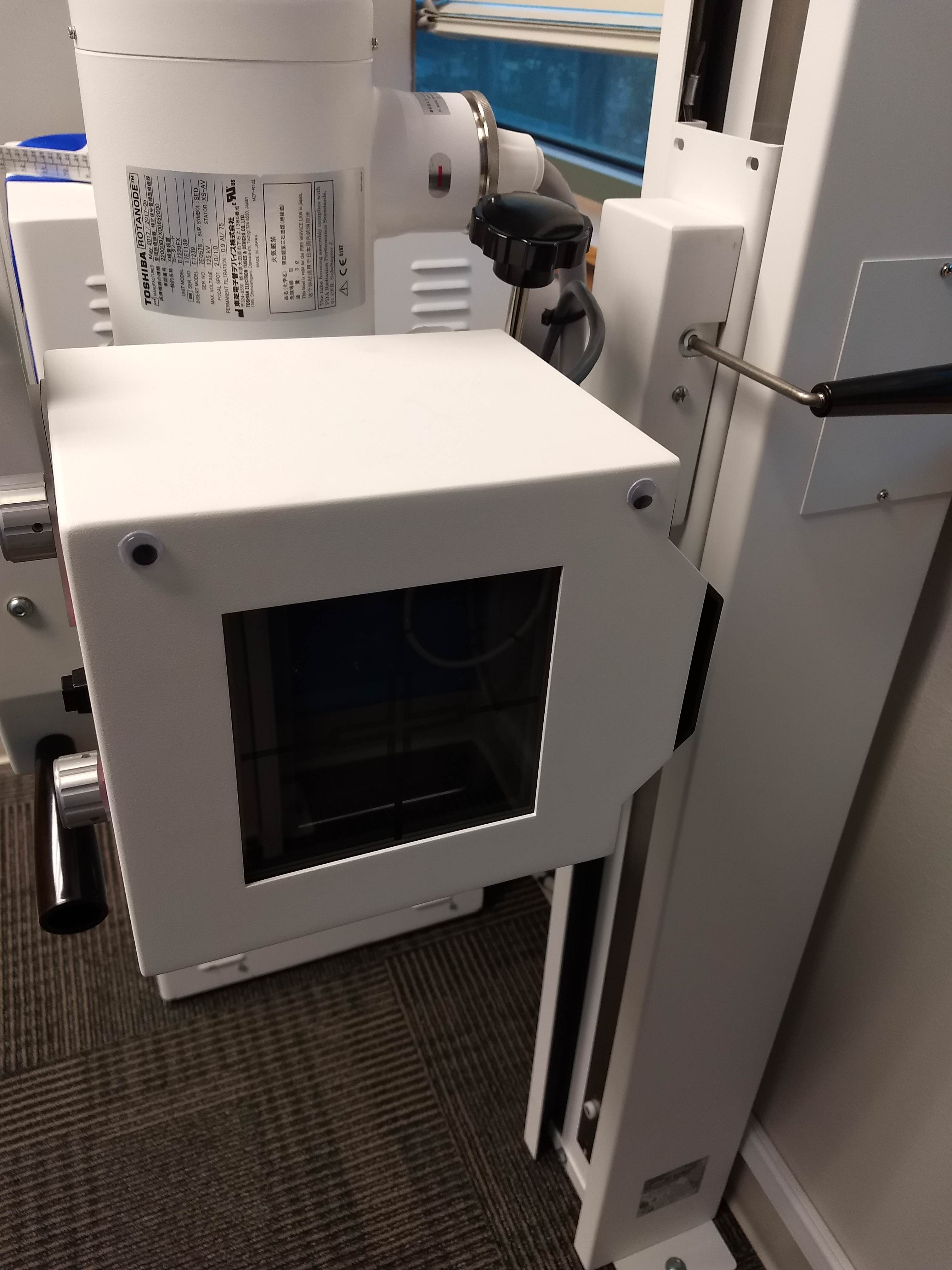 Amazed x-ray machine | Scrolller