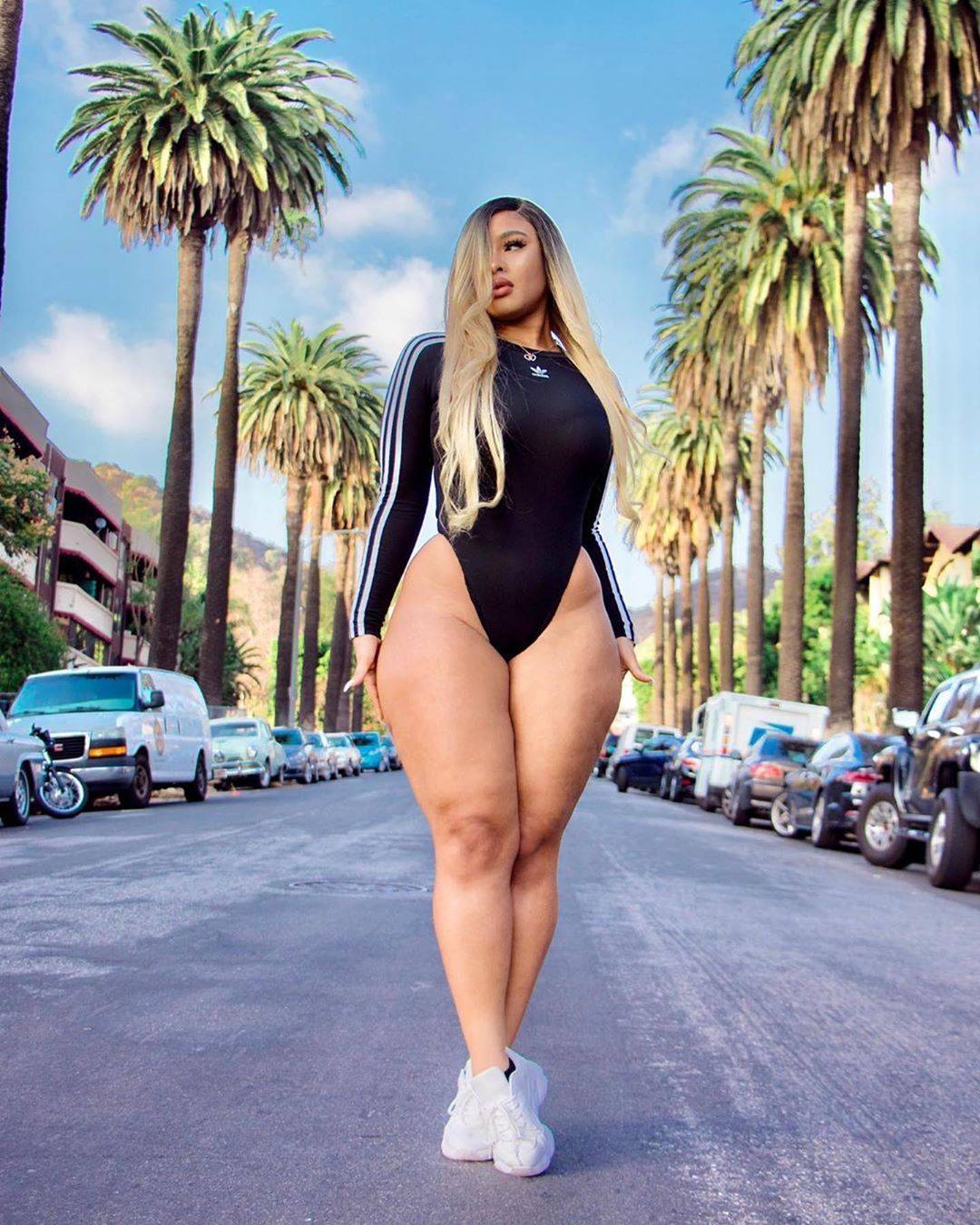 amazing hips | Scrolller