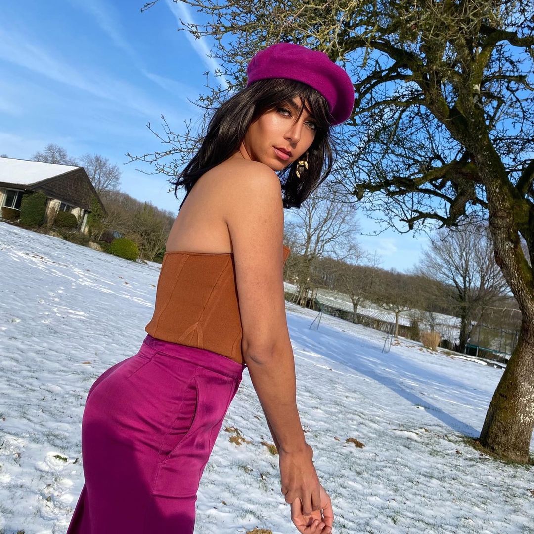 Amber Grace W. | Scrolller