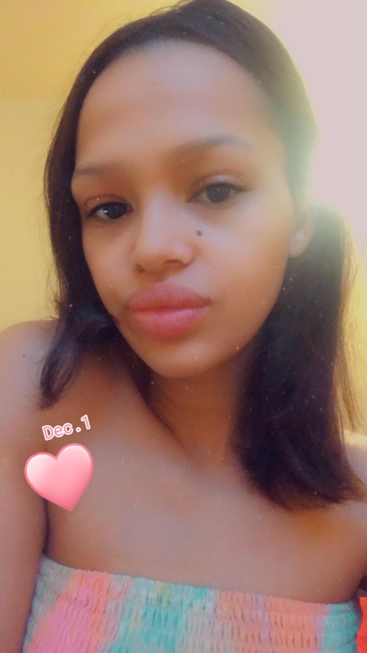 Amora 🥰🤗 | Scrolller