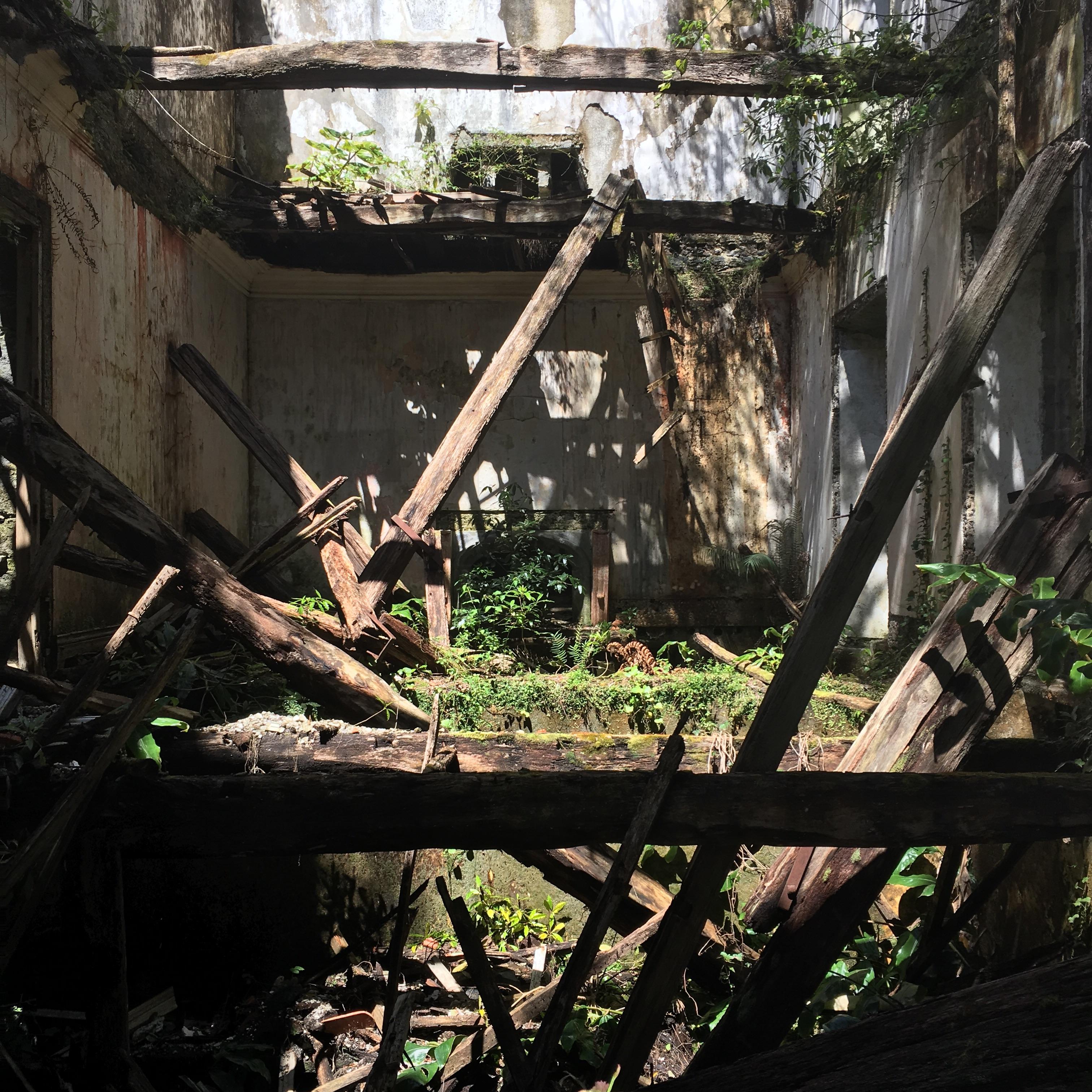 An abandoned Mansion - Azores | Scrolller