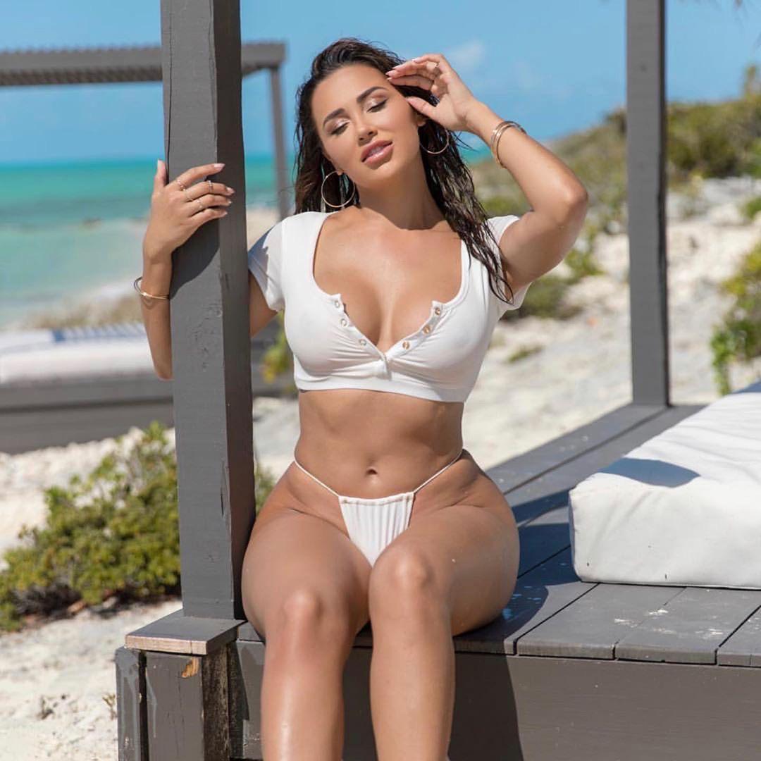 Ana Cheri | Scrolller