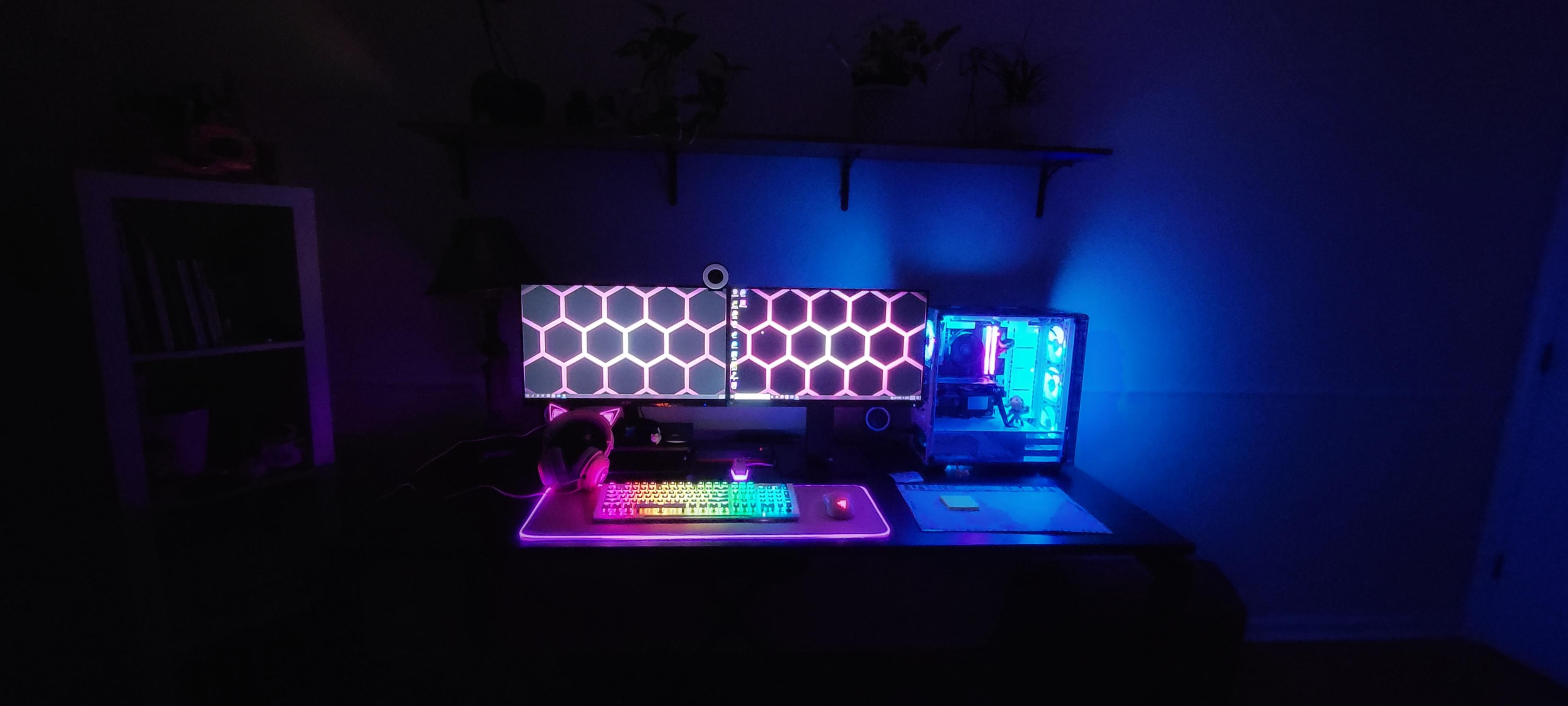 And just like that my battlestation is complete! | Scrolller And just like that my battlestation is complete! | Scrolller