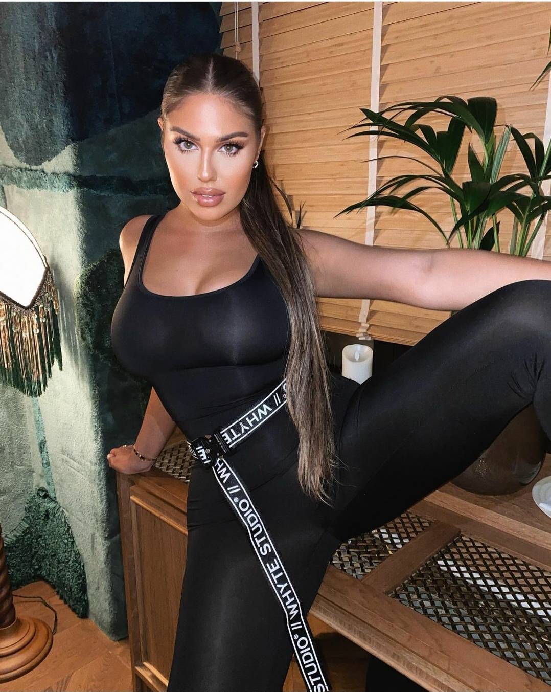 Anna all in black | Scrolller