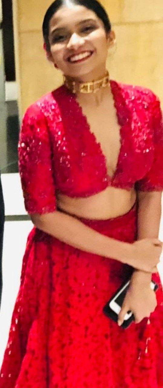 Anna Ben | Scrolller