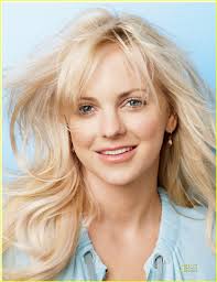 Anna Faris | Scrolller