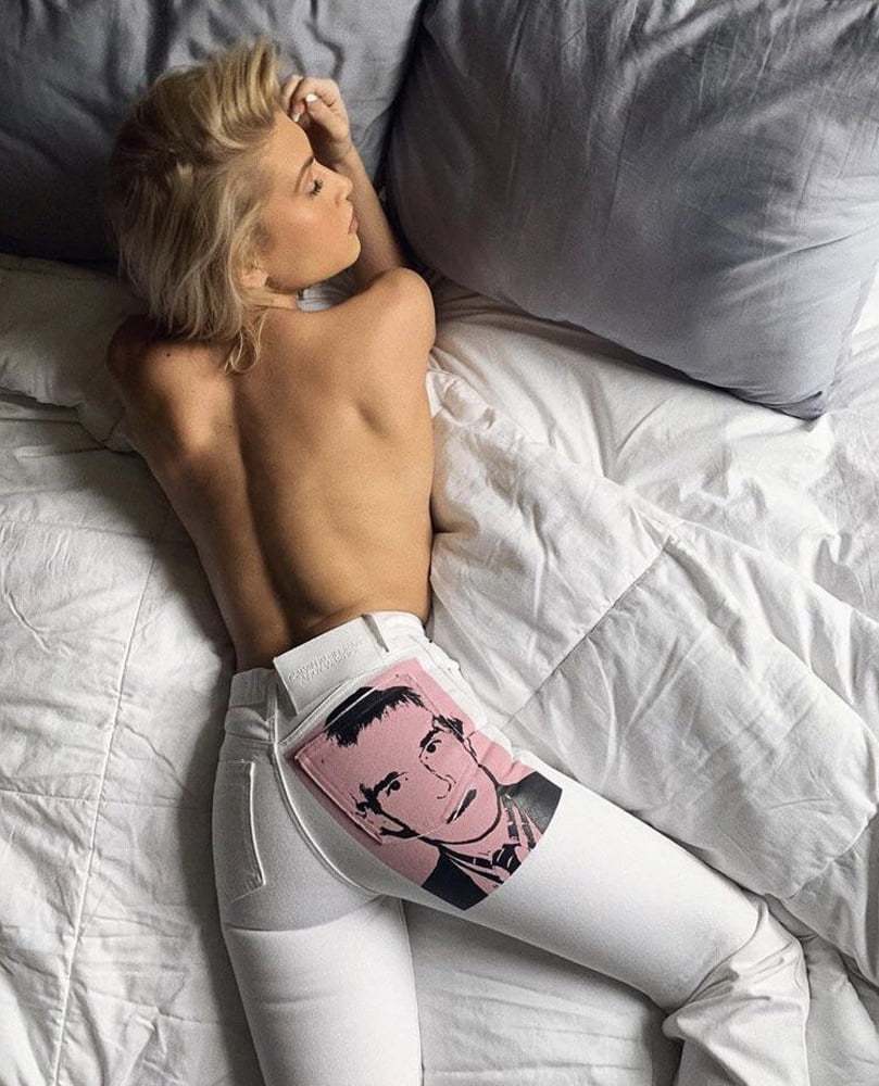 Anna Jay | Scrolller