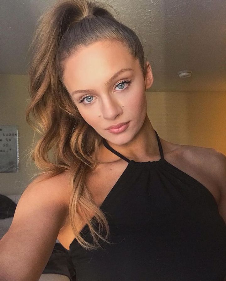 Anna Jay | Scrolller