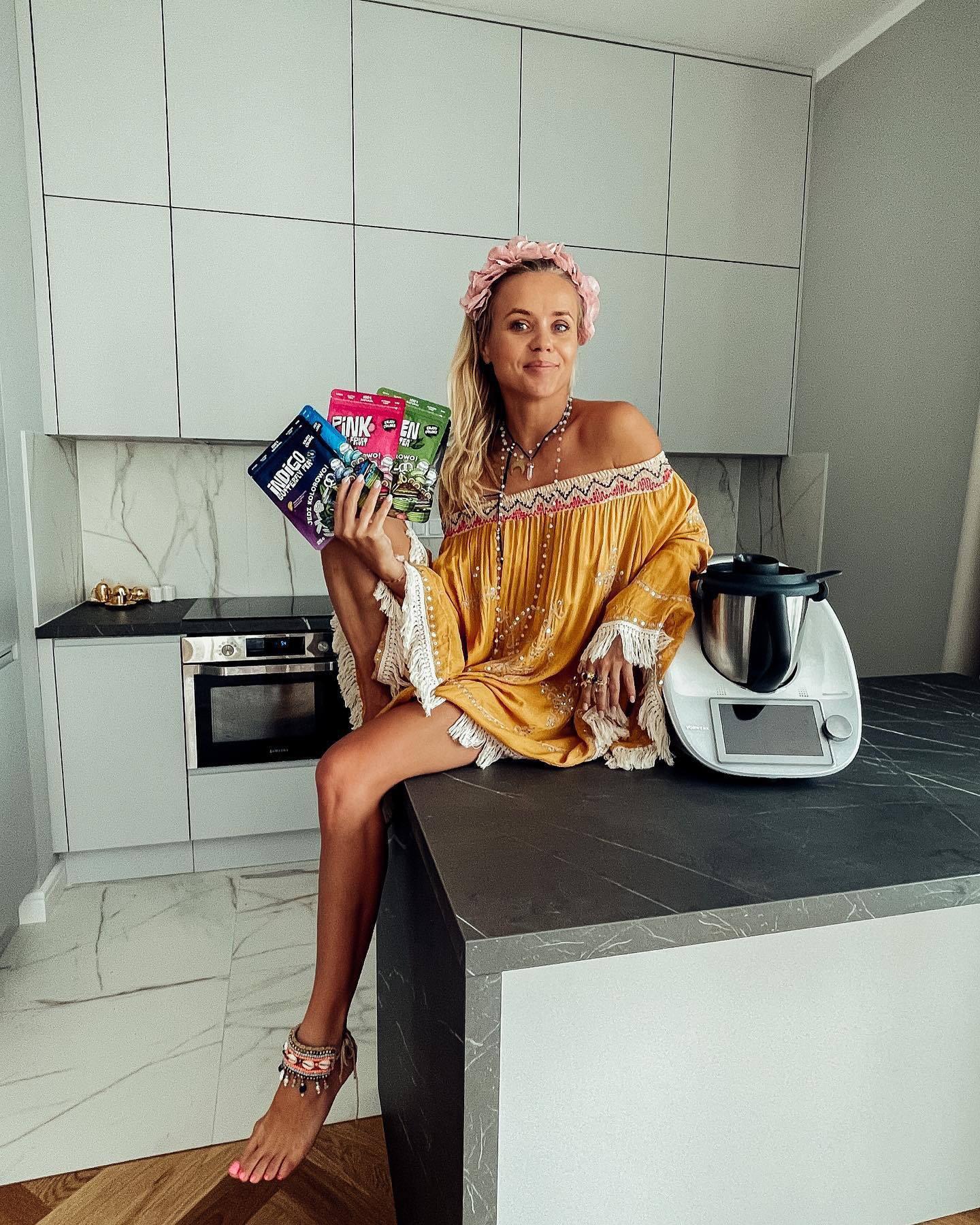 Anna Skura | Scrolller