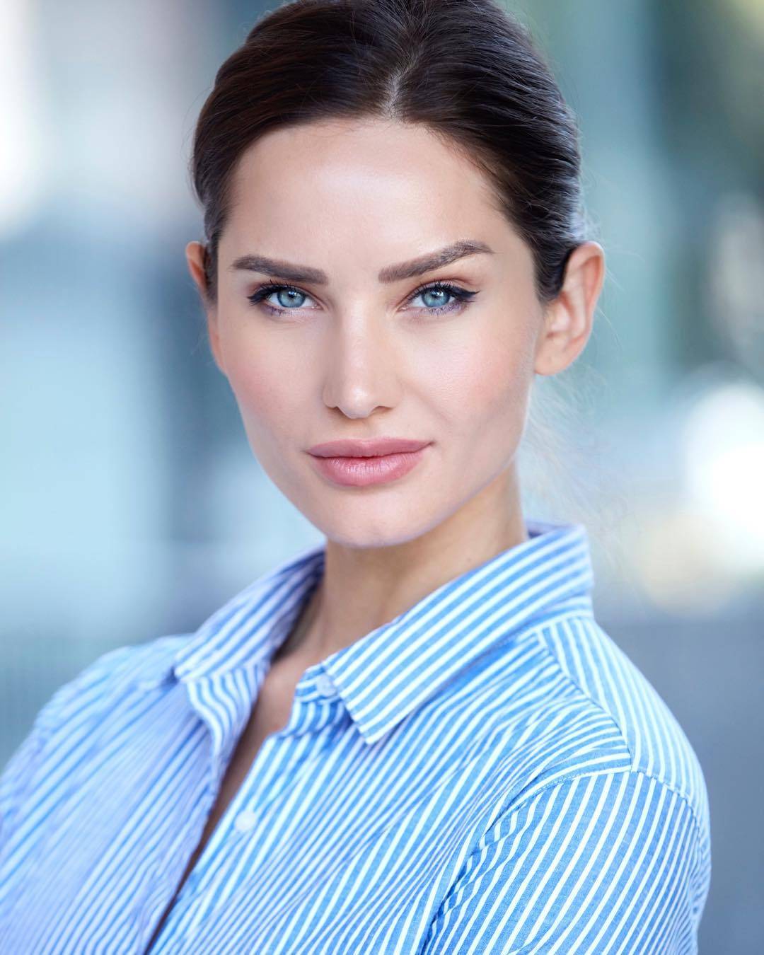 Anna Smiths | Scrolller