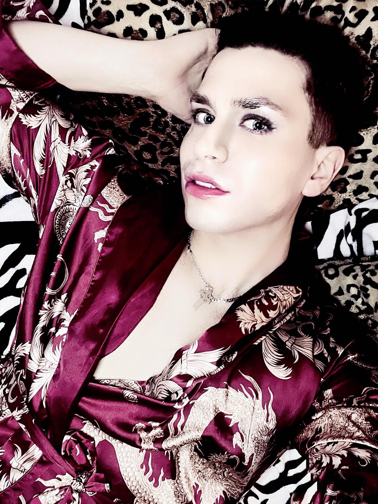 Another femboy photoshoot. Am I pretty enough? | Scrolller