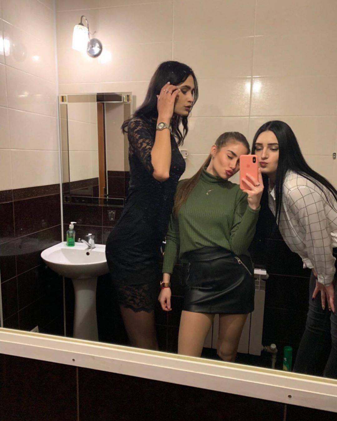 another group pic from Amazons of Oz | Scrolller