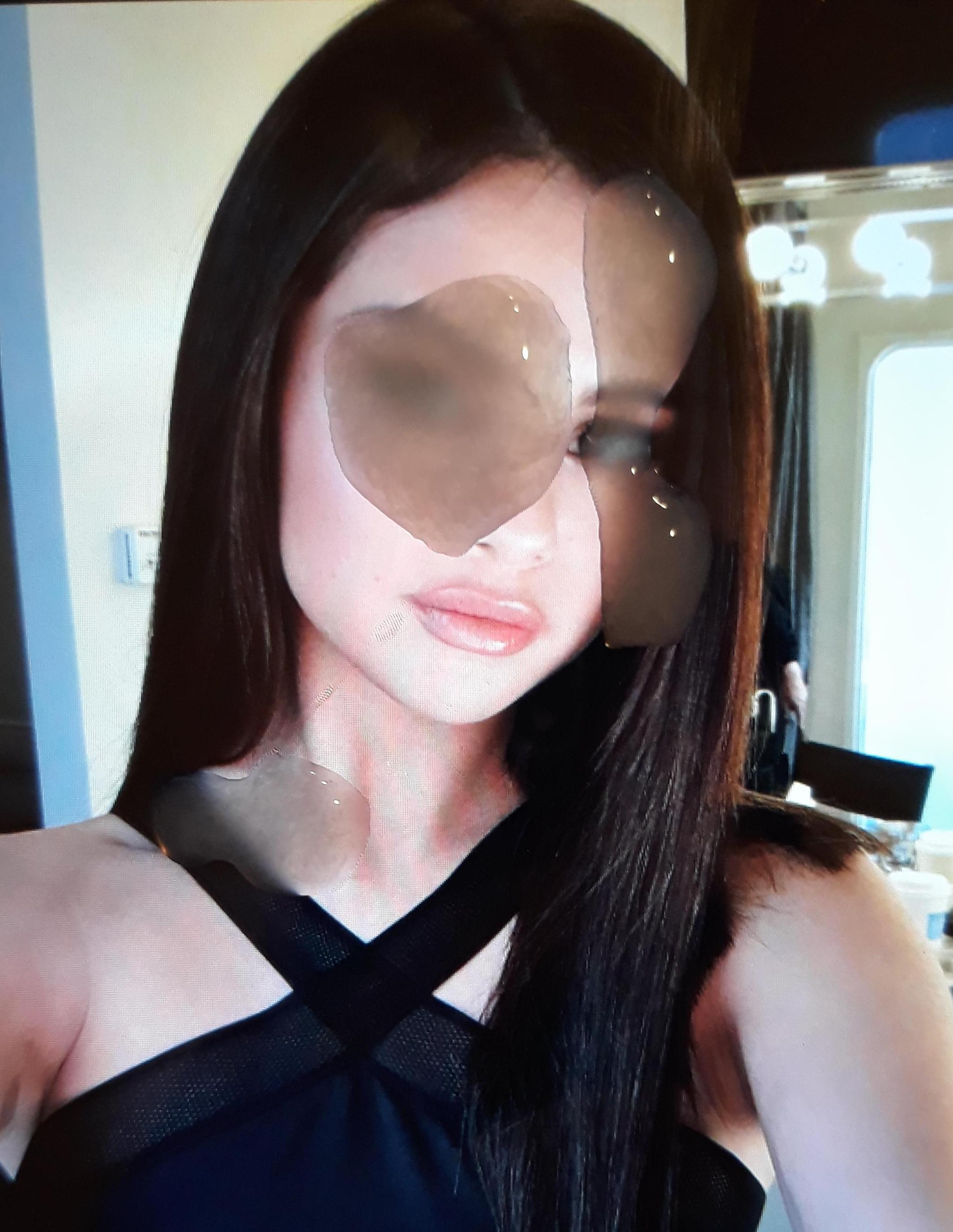 Another heavy load for Selena Gomez | Scrolller