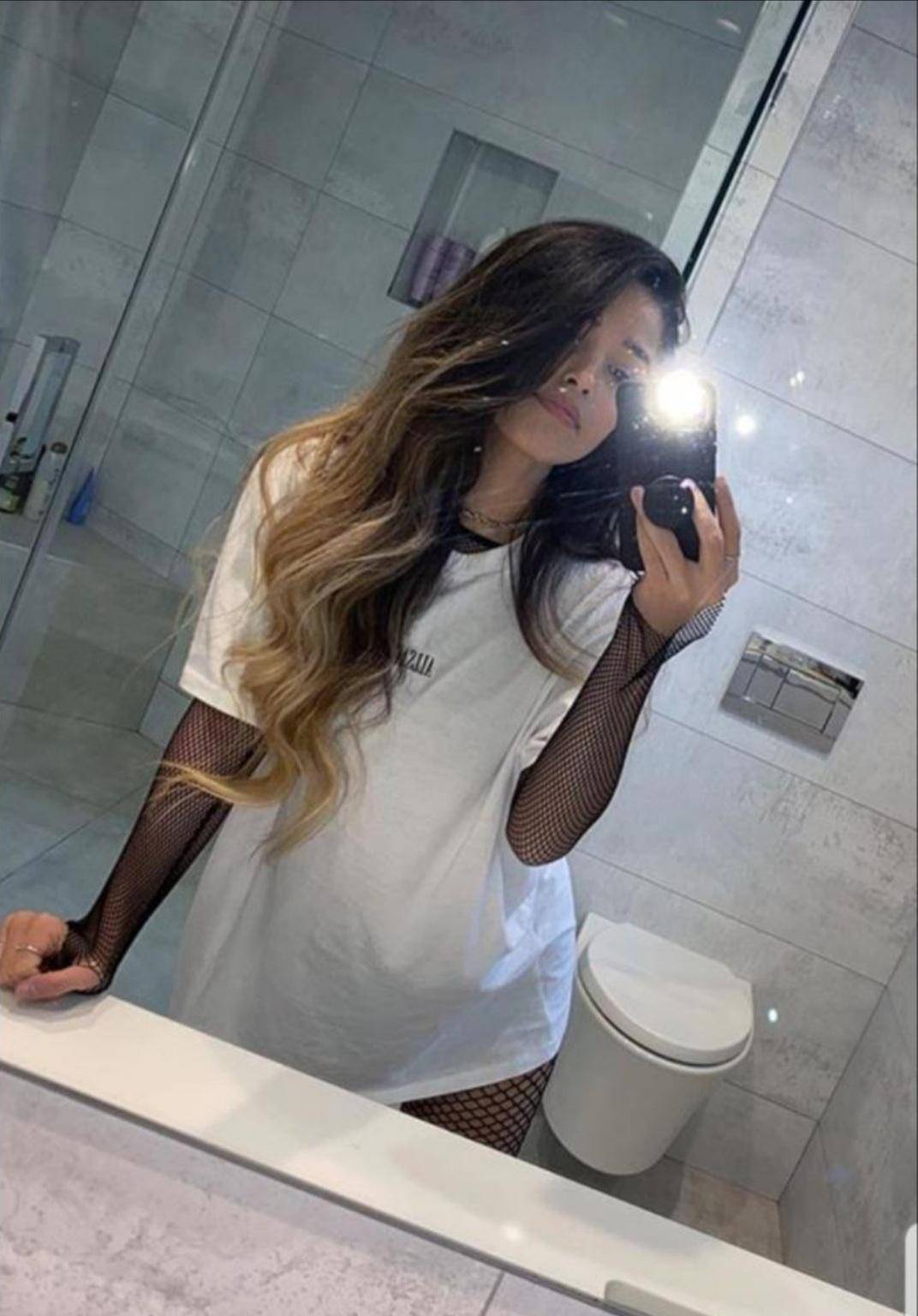 Another mirror Selfie | Scrolller