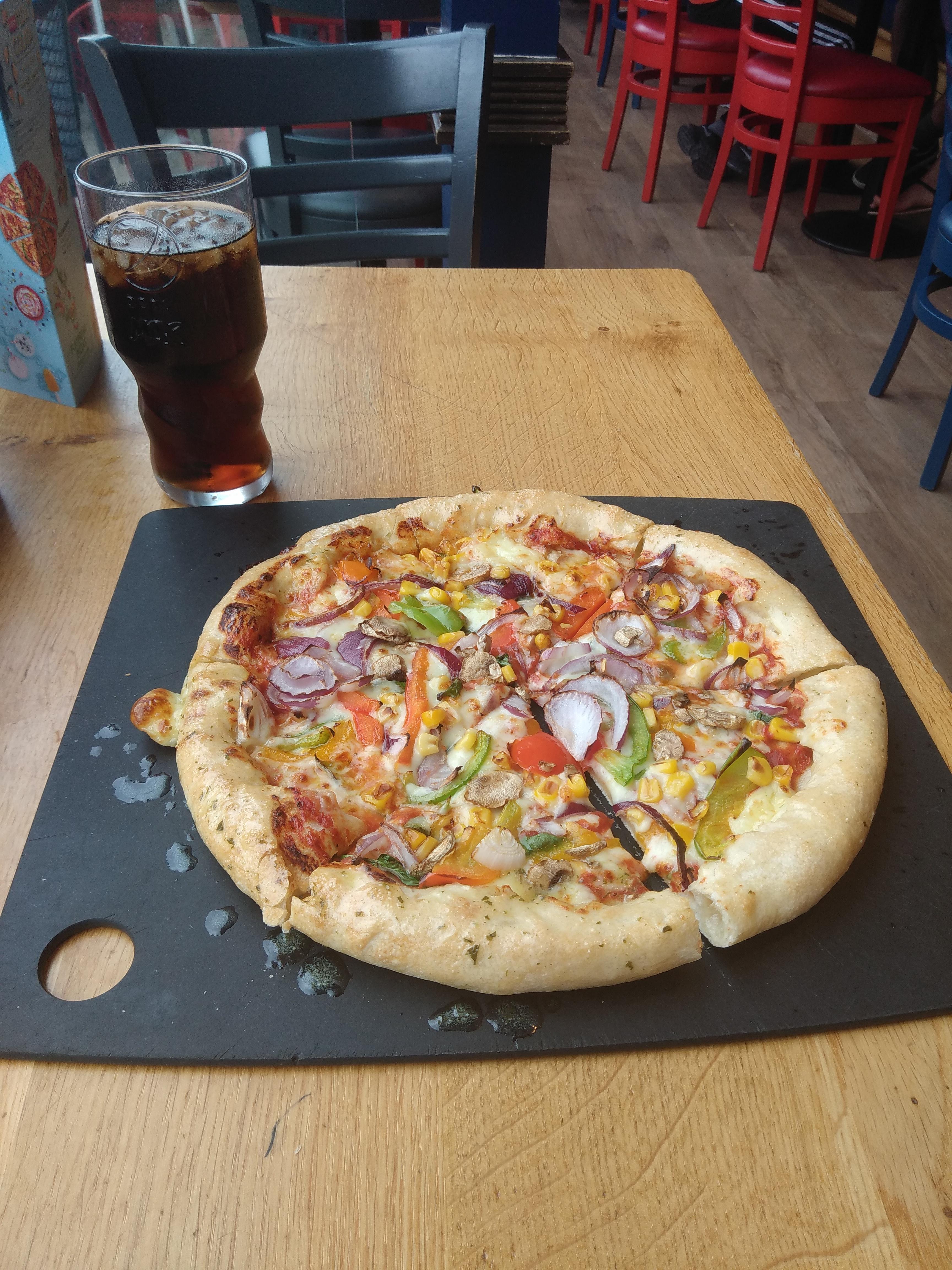 Another pizza from pizza hut! | Scrolller