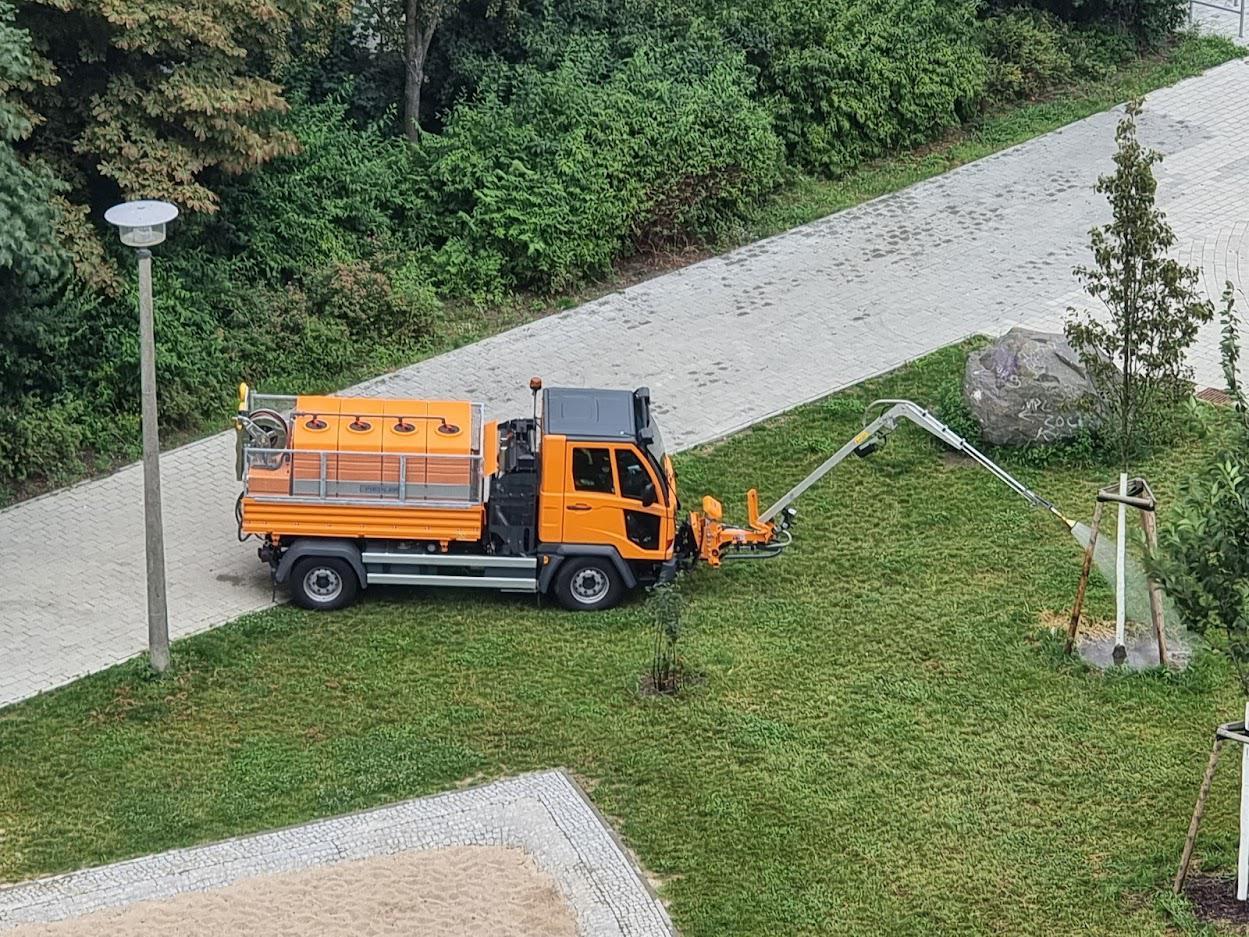 Another truck, this time with an attachment for watering trees in public parks | Scrolller