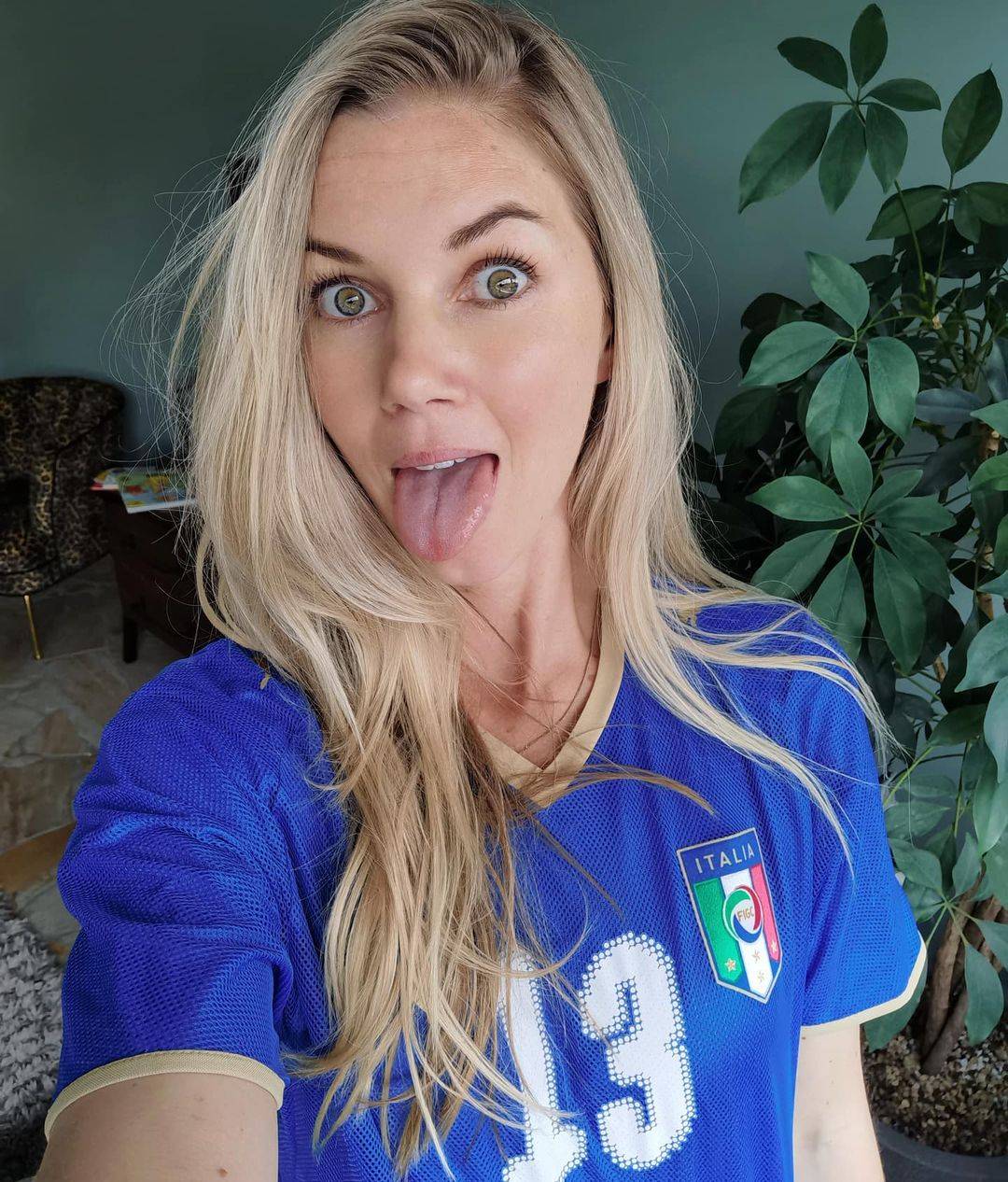 Anouk Hoogendijk | Scrolller