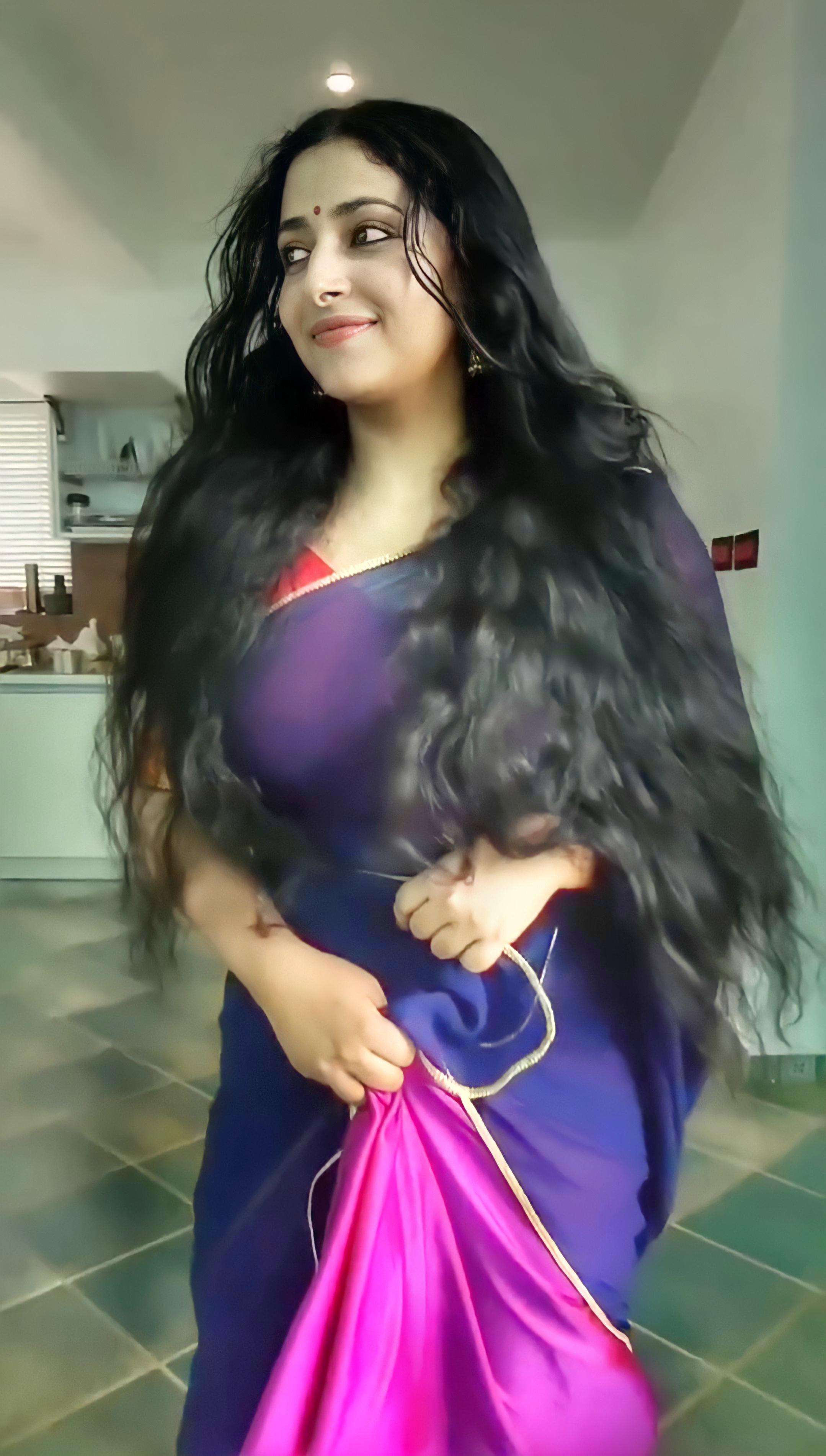 Anu sithara ️🤤 | Scrolller