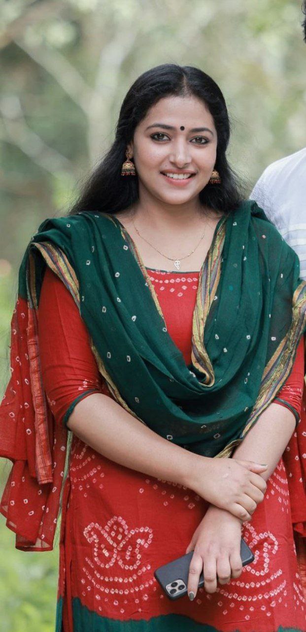 Anu sithara | Scrolller