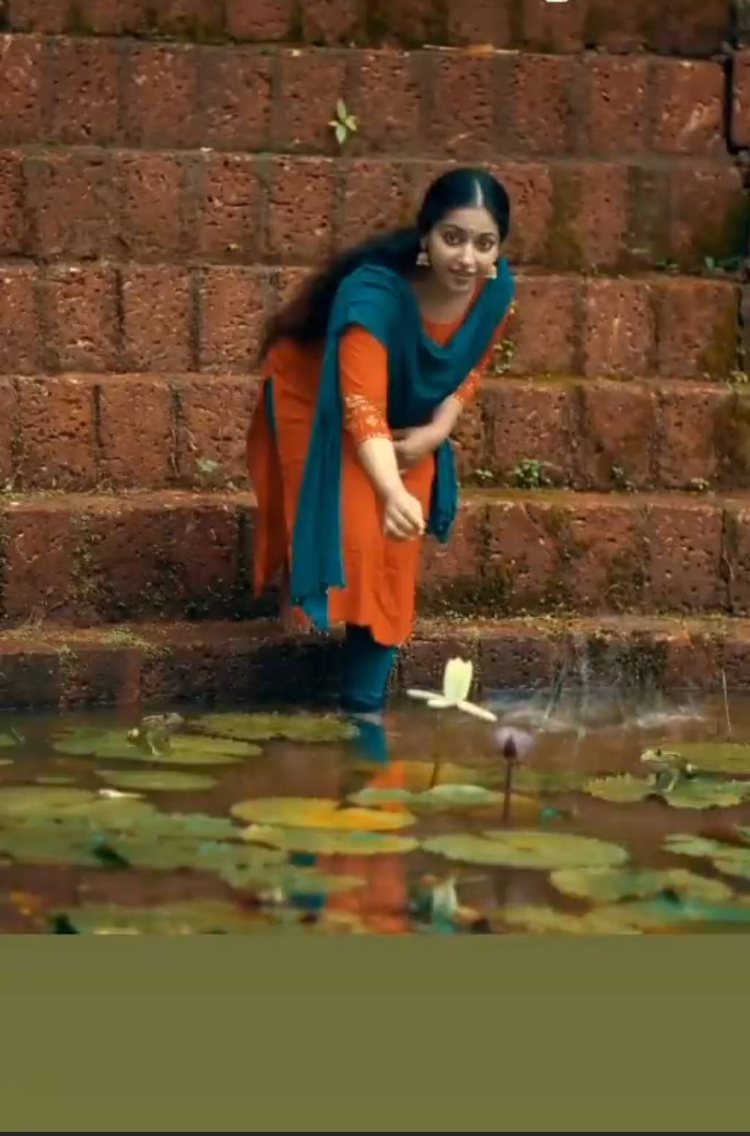 Anu sithara | Scrolller