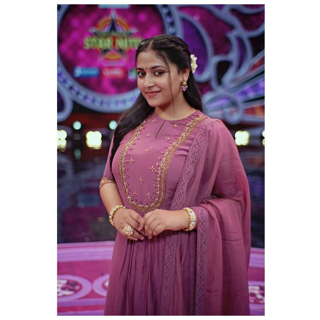 Anu Sithara | Scrolller