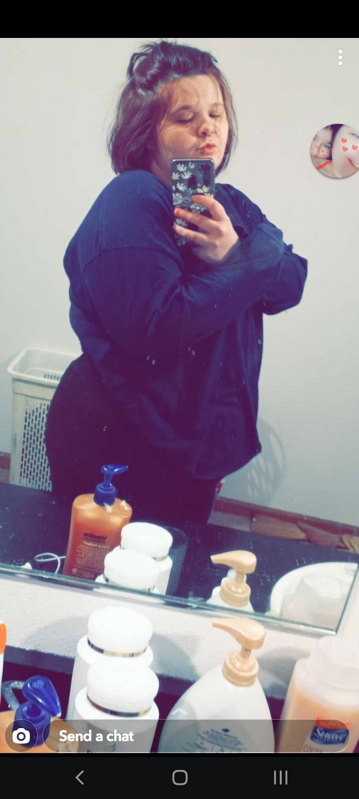 Any huge huge guys avaible? I'm talking 8inch or bigger ajd thickkkk (bbcs to front) | Scrolller