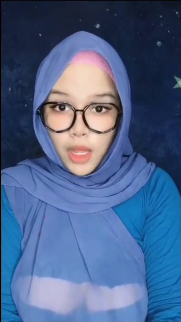 Anybody know her? | Scrolller