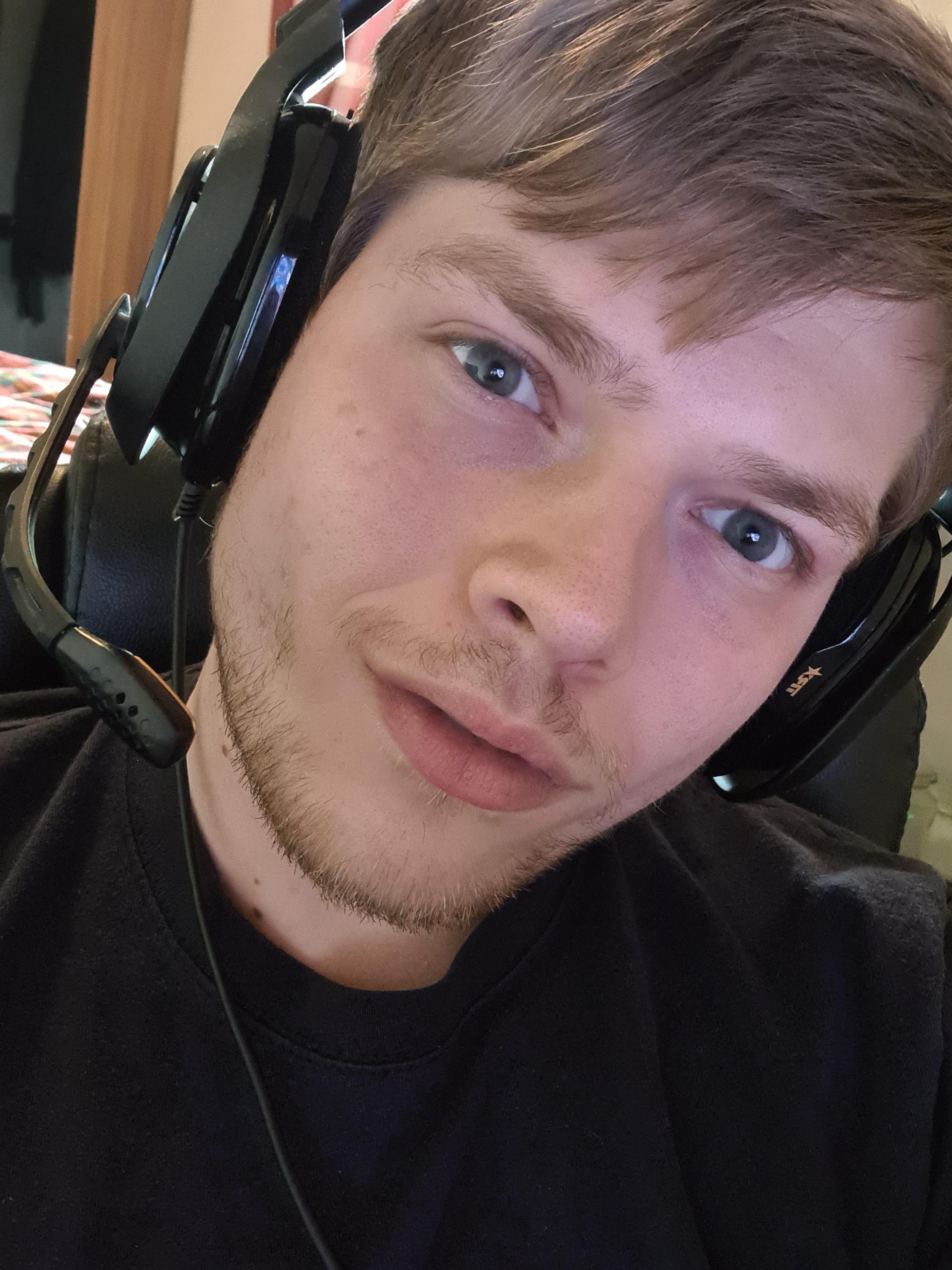 Anyone down for fortnight or cold war? | Scrolller