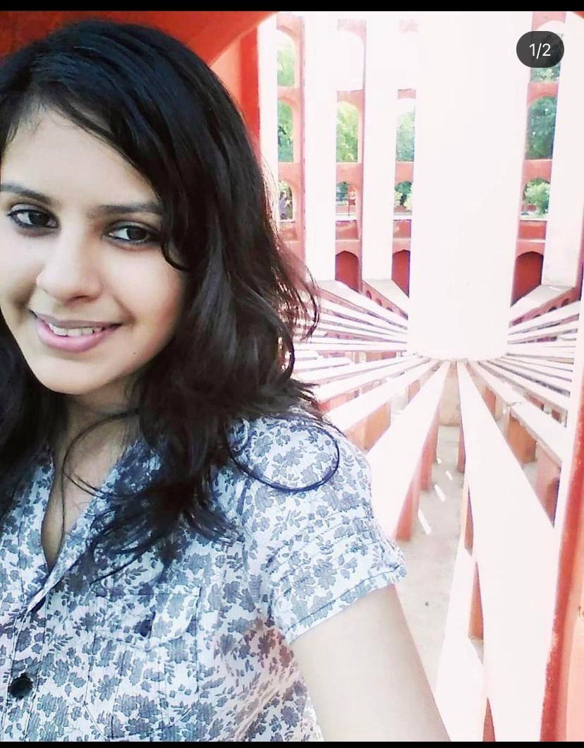 Anyone know her? | Scrolller