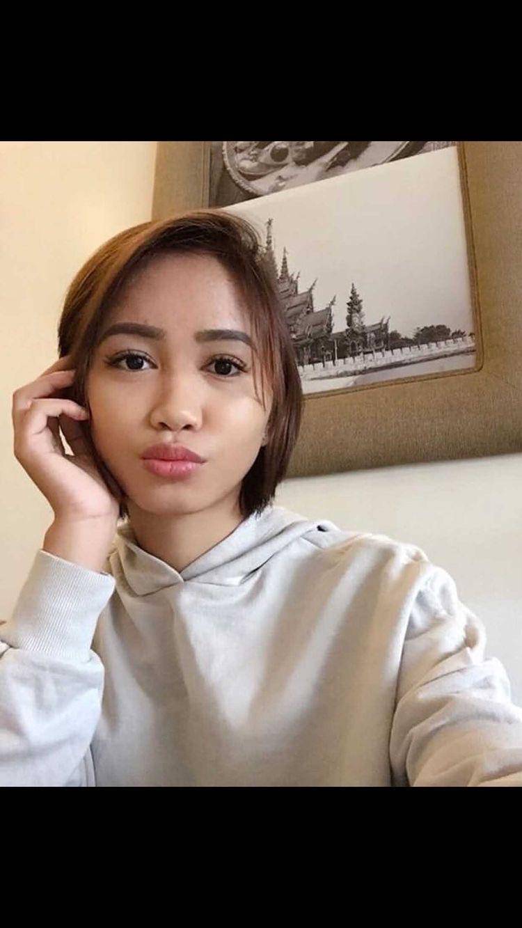 Anyone know her? | Scrolller