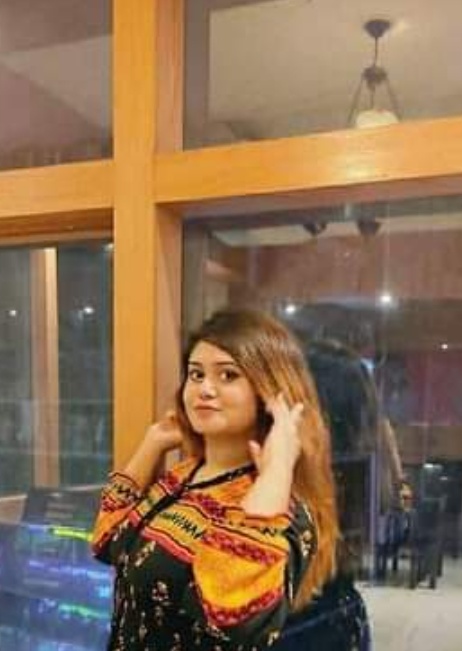 Anyone know her? Her ig or fb? | Scrolller