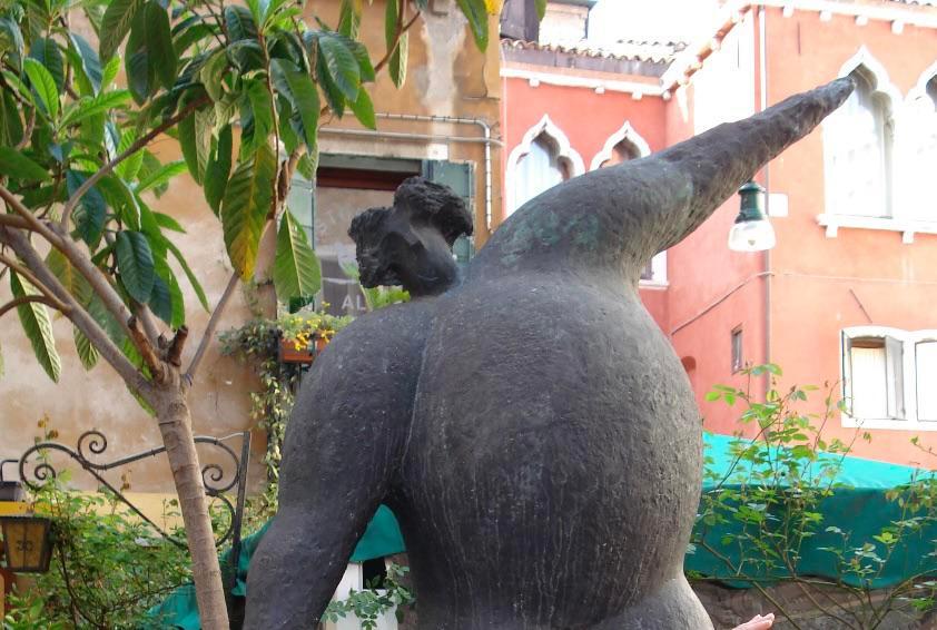 Anyone know where I could find this sculpture? | Scrolller